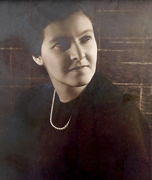 Agi Jambor | Musician Extraordinaire